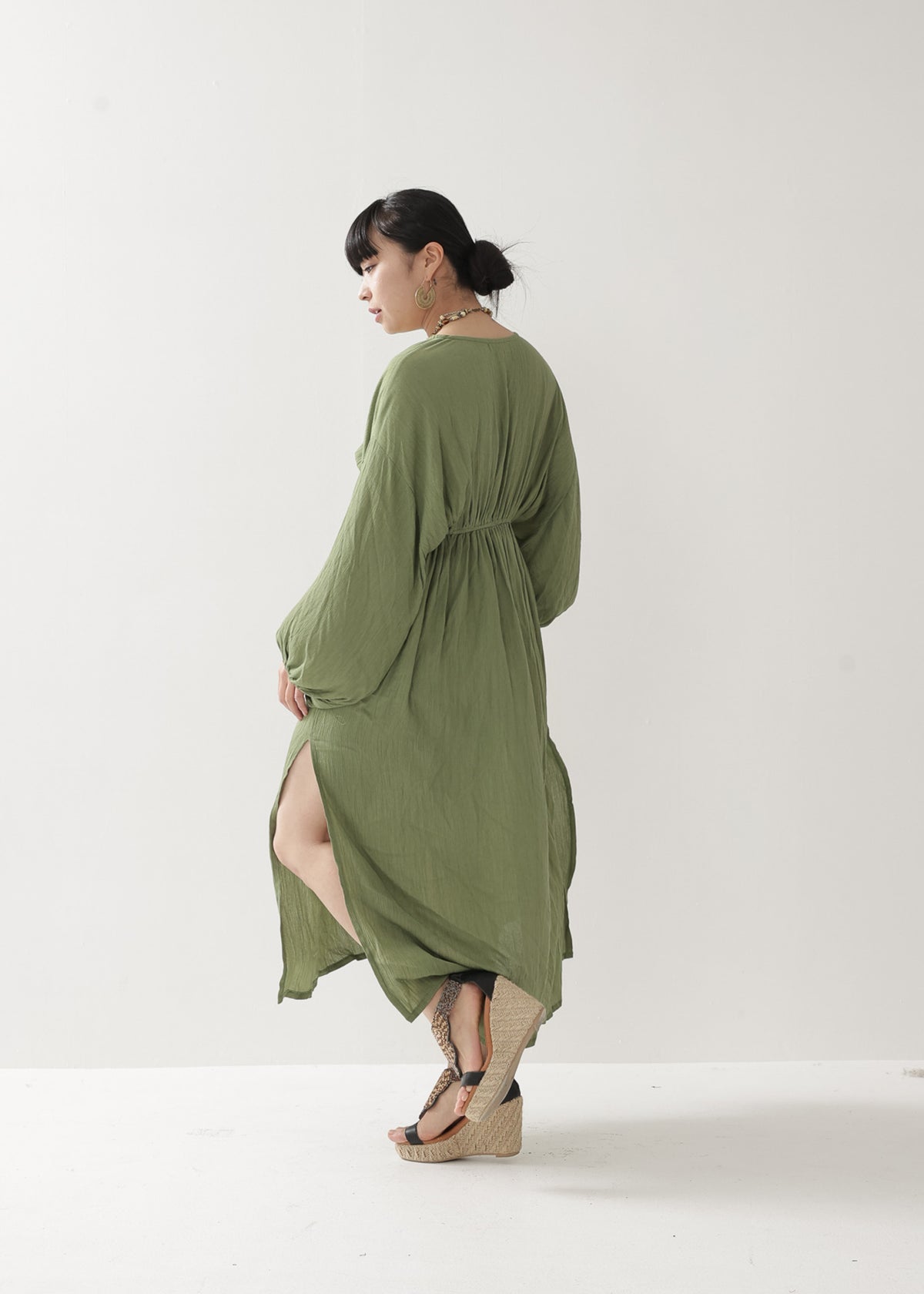 [KujA goddess] レーヨンクレープ/ ヘンリードルマン マキシドレス | KujA