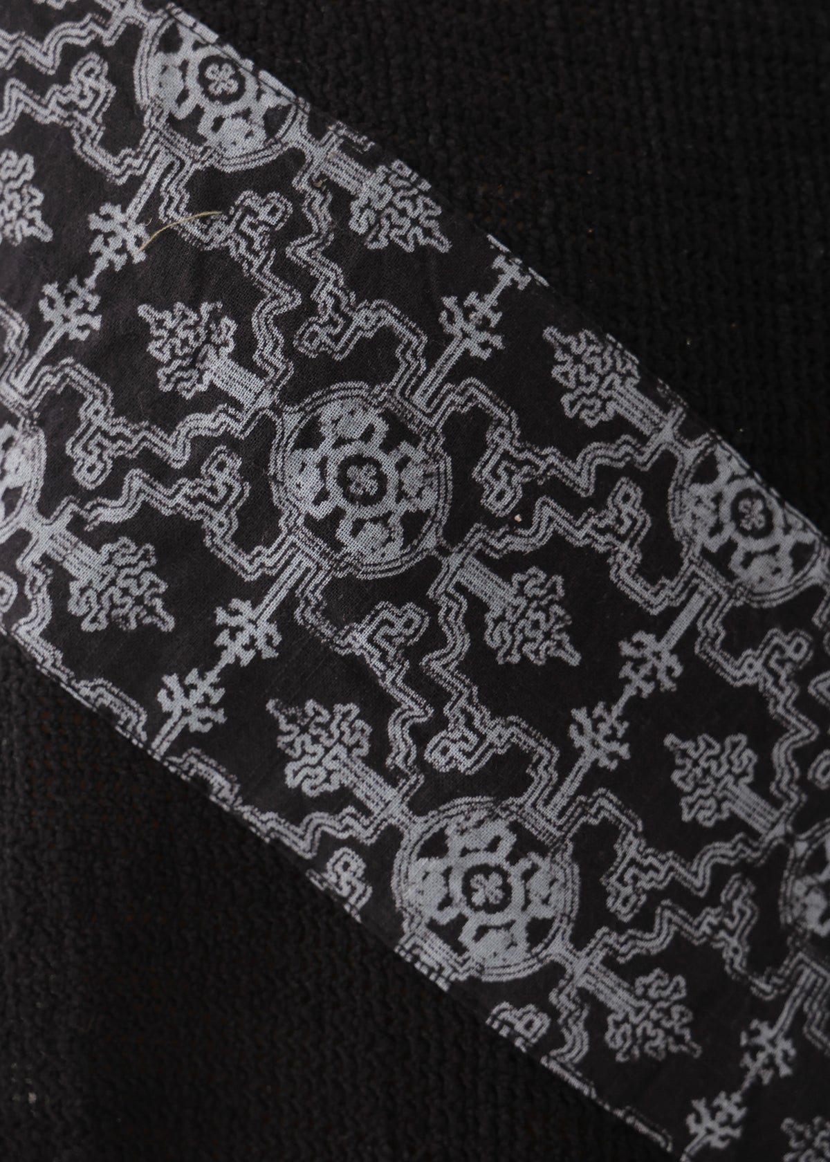 [SHIPIBO] シピボ柄 カットオフタンク (Black x Light Gray) | KujA