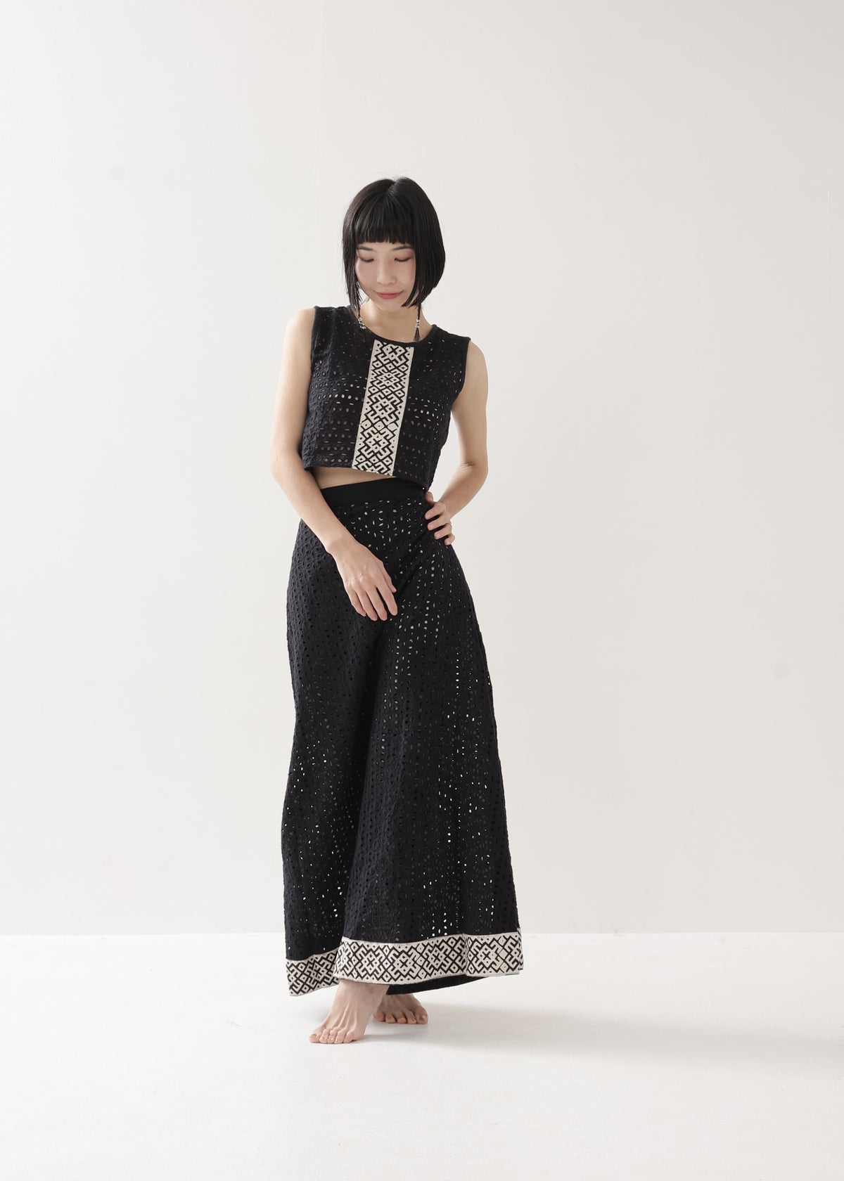 [Dragon Tail] ハコバコットン透かし編みFRACTALデザイントップス | KujA